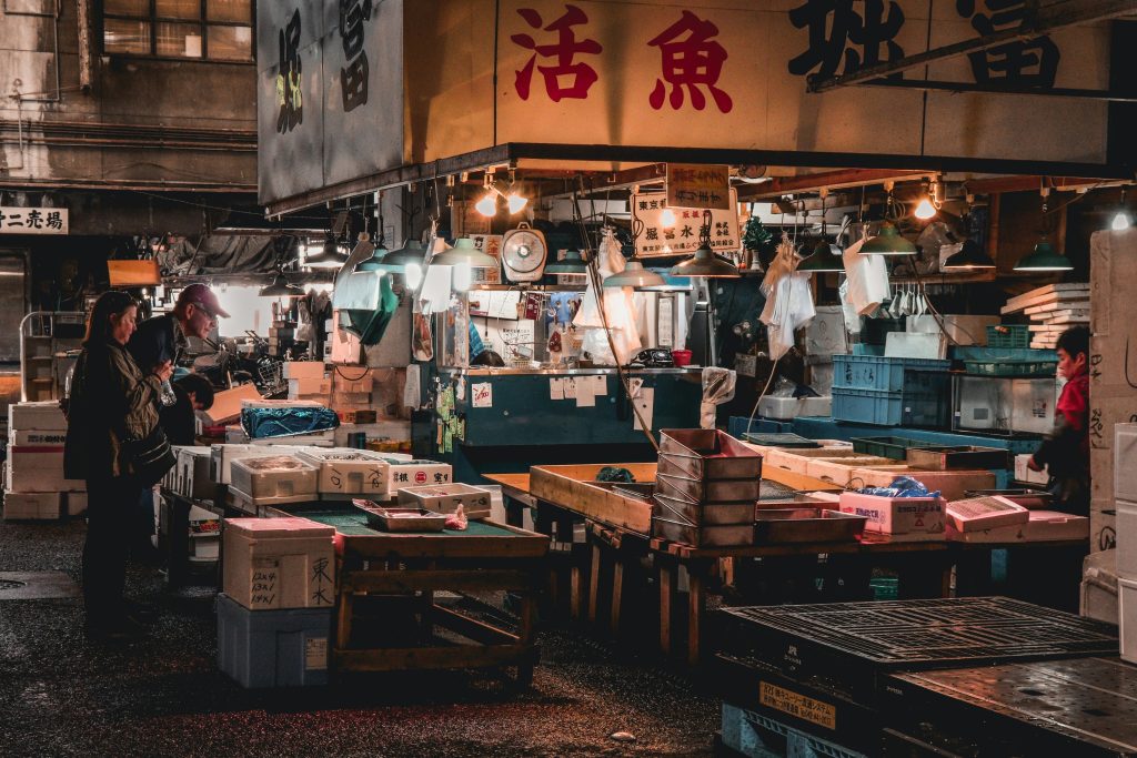 Tokyo Fish Market Tour Guide: Explore Tsukiji, Toyosu, and Local ...